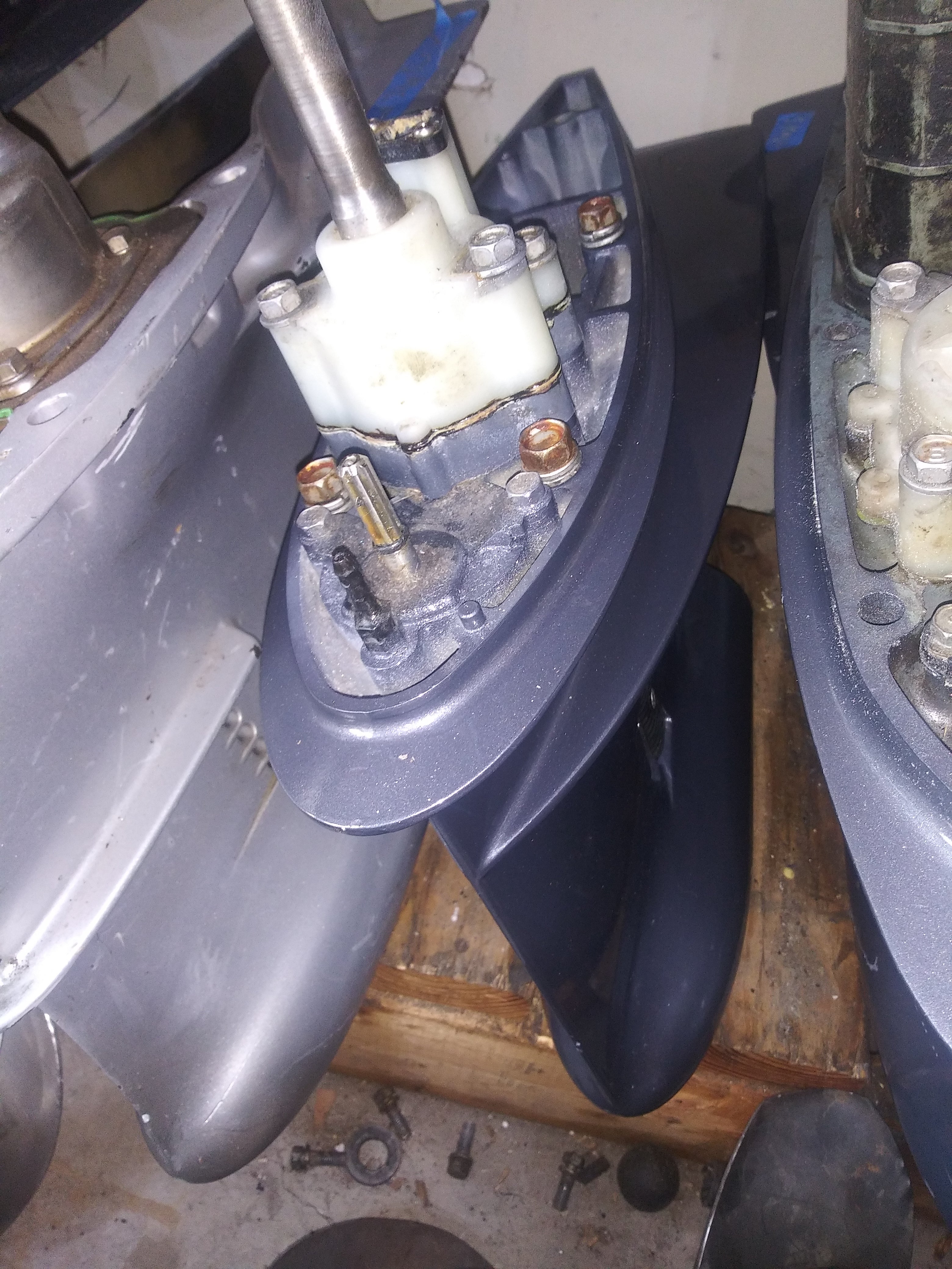 75, 80, 85, 90 hp Yamaha 2 stroke 20 inch lower unit super clean ...