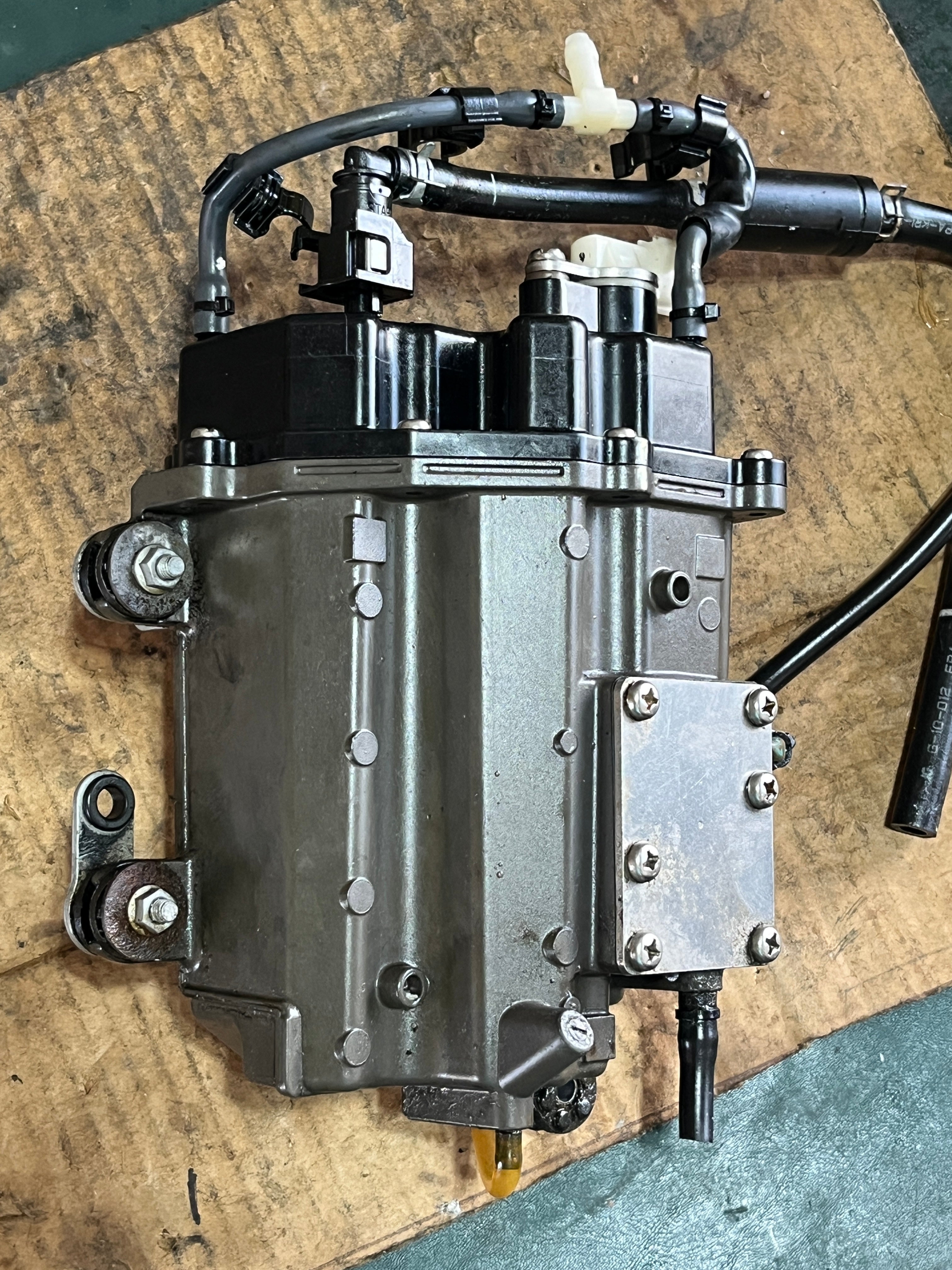 vf 90 75 hp Yamaha 6FP-14180-00-00 vst FLOAT CHAMBER ASSY 2017-2022 fo ...