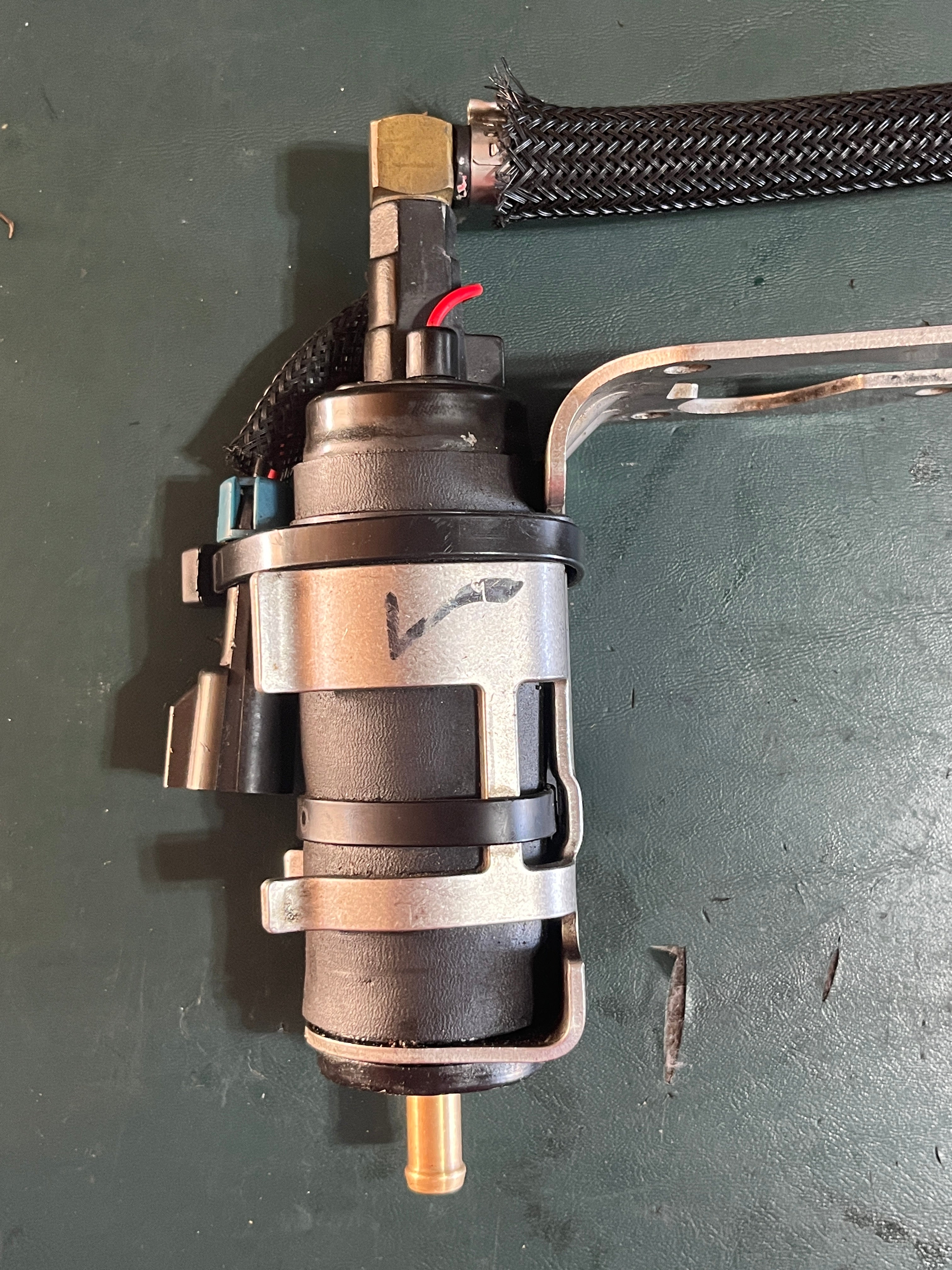 135 150 175 200 225 hp Mercury 2.5L Optimax 8558432 PUMP ASSEMBLY 8M00 ...