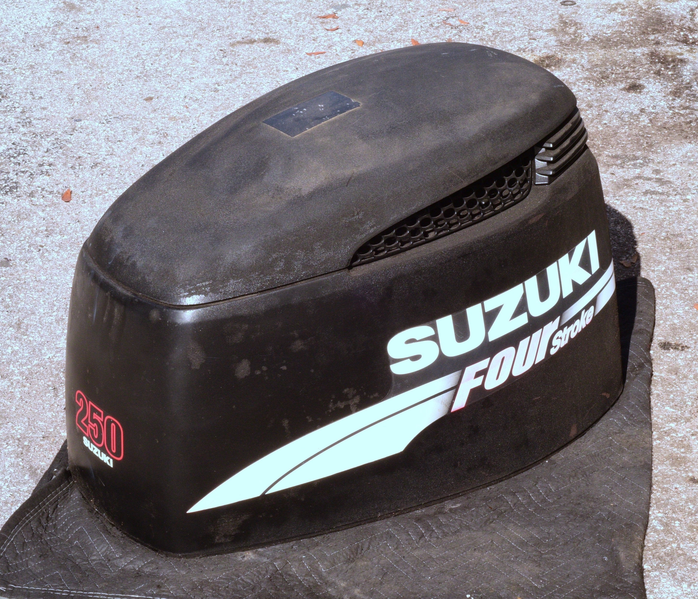 DF 250 225 200 hp SUZUKI engine cover cowl V6 “degraded finish” FOUR S ...