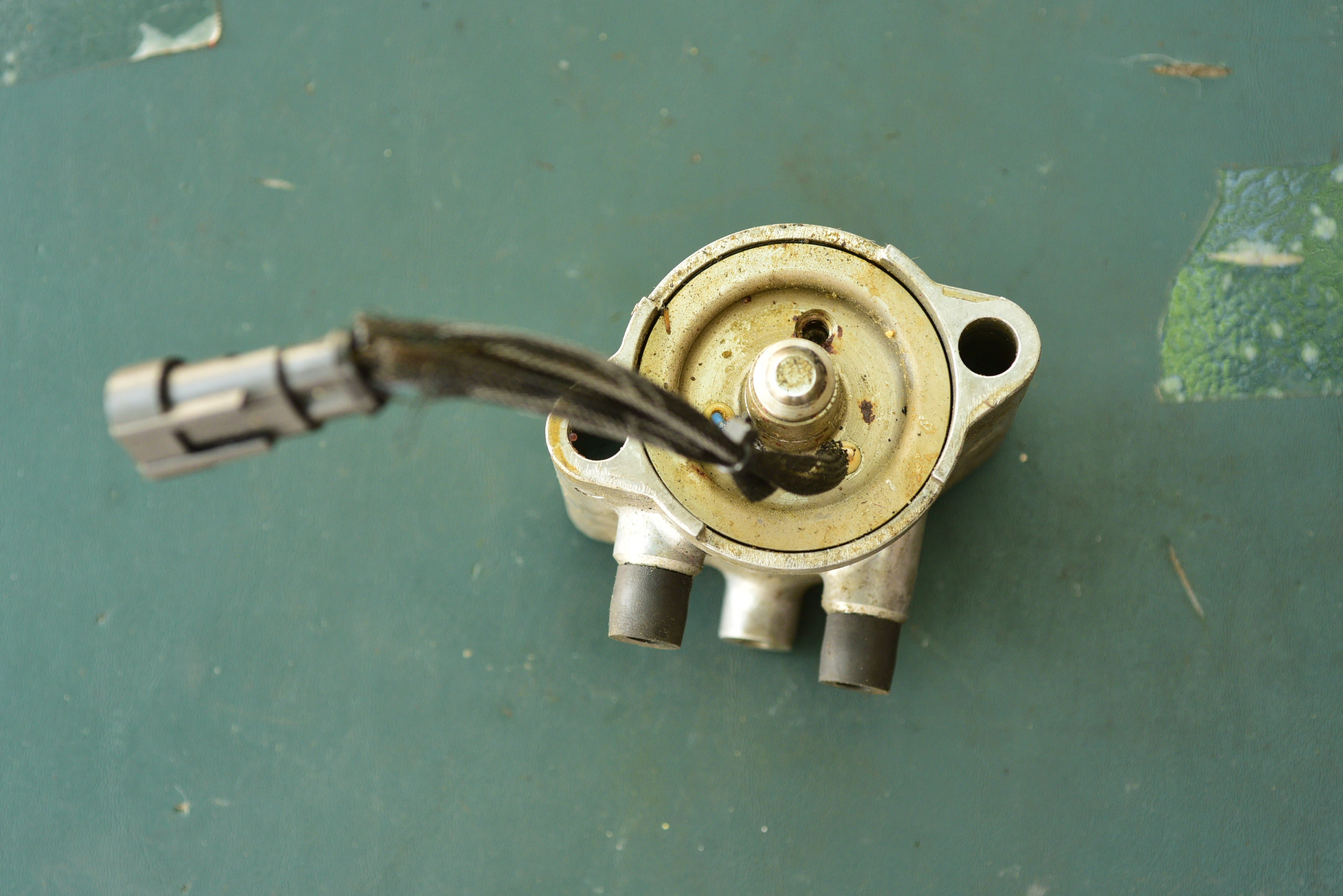 25 15 30 hp Evinrude E-tec fuel injector 353748 two stroke 5007894 500 ...