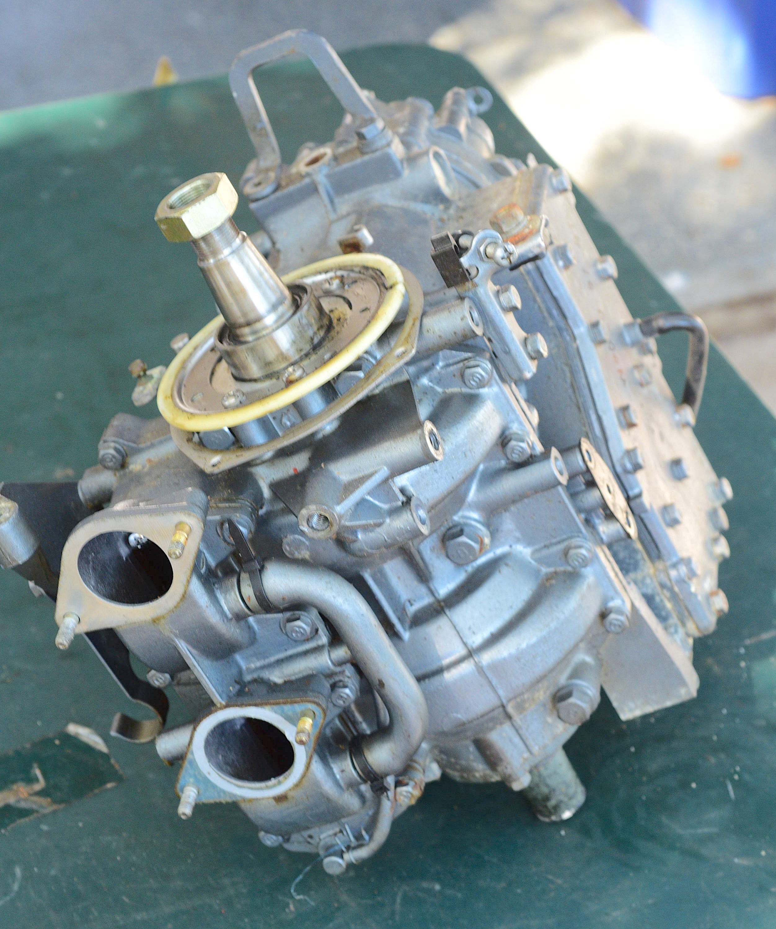 40 50 hp Yamaha CRANK CYLINDER ASSEMBLY powerhead 6r6-w0090-01 4d, two ...