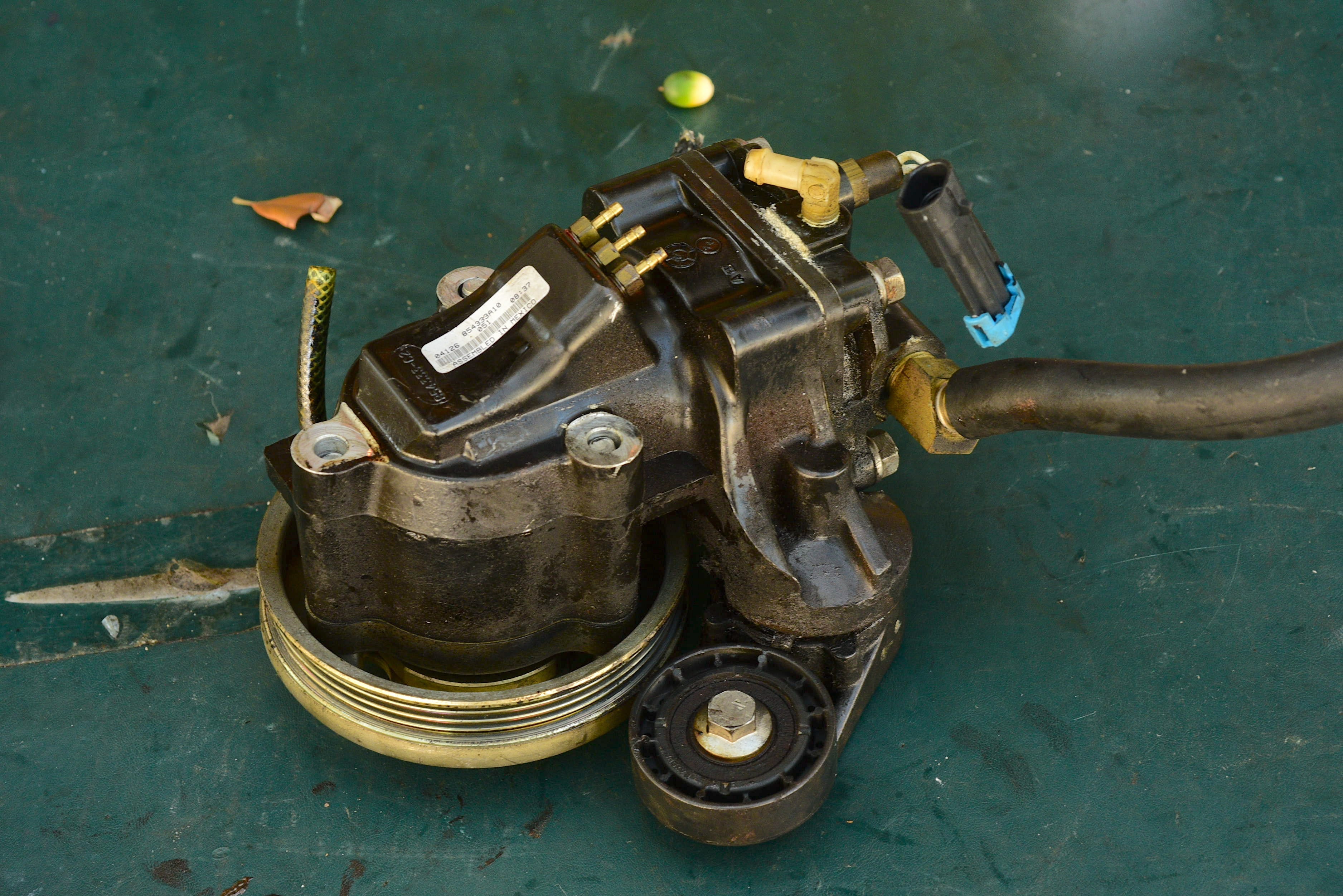 115 75 90 hp Mercury Optimax Air Compressor Assy 854333t07 two stroke ...