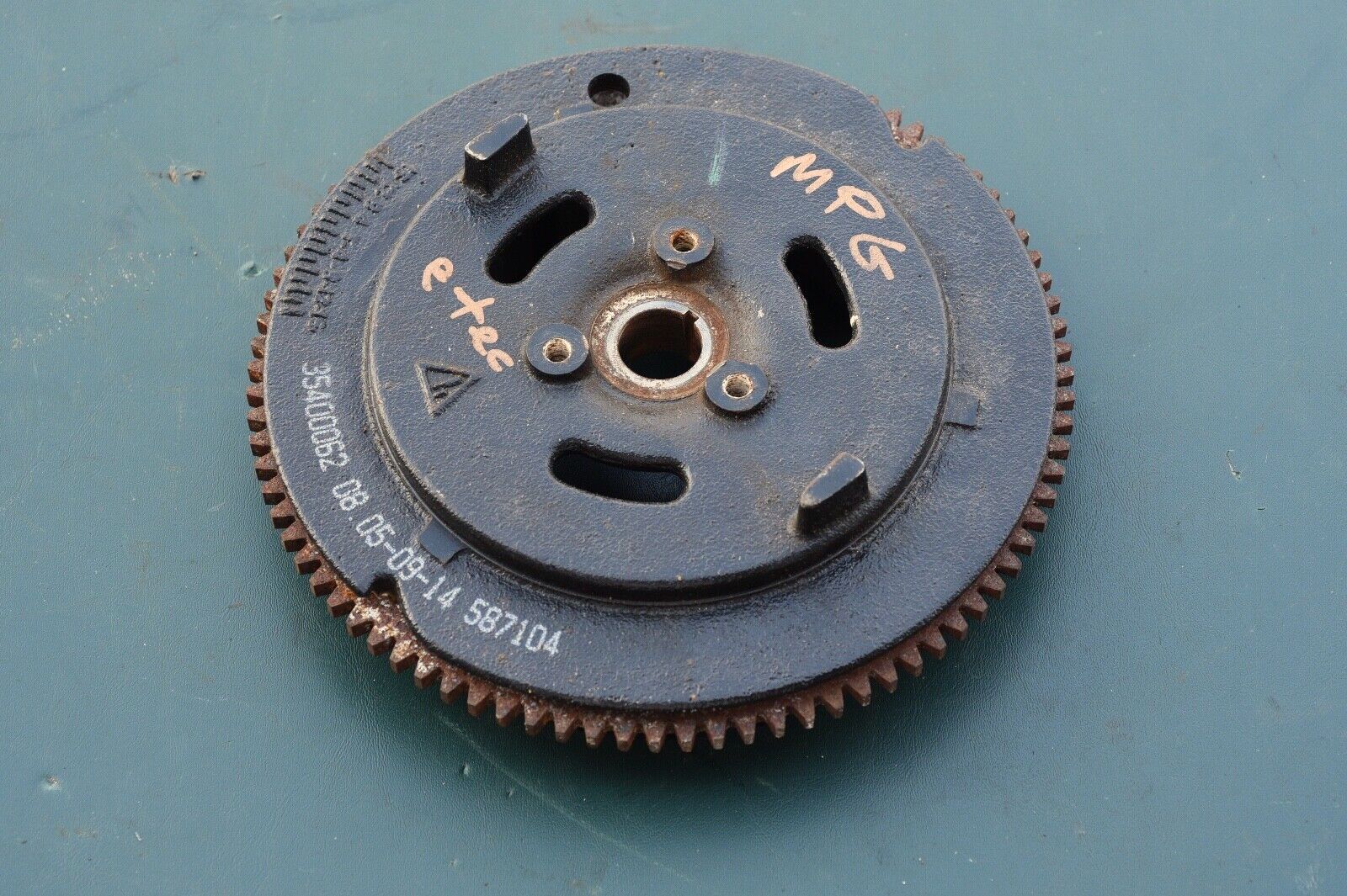 15 25 30 hp Evinrude E-tec electric-start flywheel 0587104 – Marine ...
